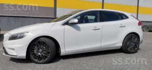 Balts Volvo V40 2014 Rīga, ar dzinēja tilpumu 2.00 L un nobraukumu 0 tūkst. km par 6990 €, foto 3 vietnē AUTOMOTO.COM.LV