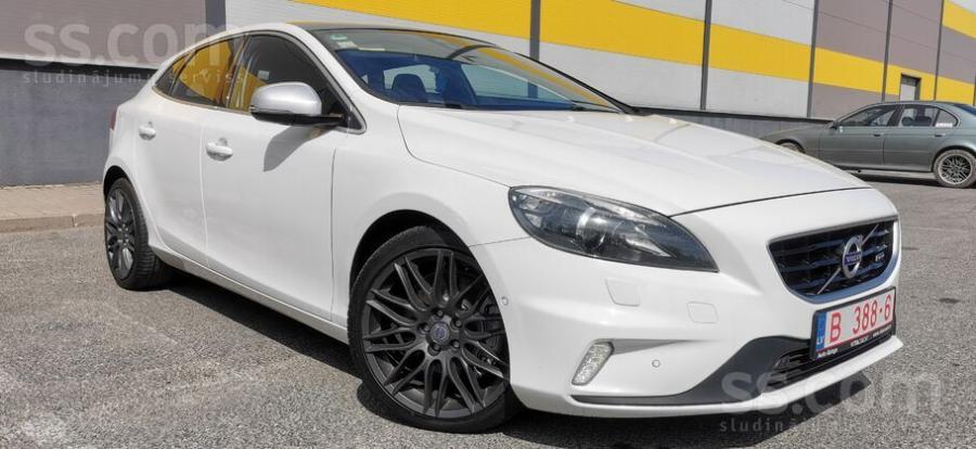 Balts Volvo V40 2014 Rīga, ar dzinēja tilpumu 2.00 L un nobraukumu 0 tūkst. km par 6990 €, foto 8 vietnē AUTOMOTO.COM.LV