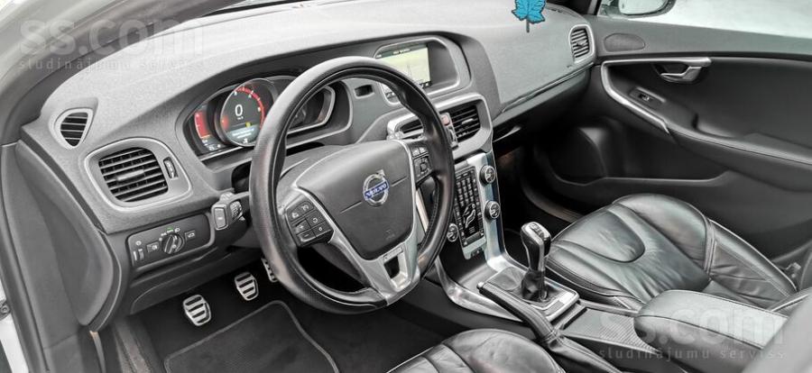 Balts Volvo V40 2014 Rīga, ar dzinēja tilpumu 2.00 L un nobraukumu 0 tūkst. km par 6990 €, foto 21 vietnē AUTOMOTO.COM.LV