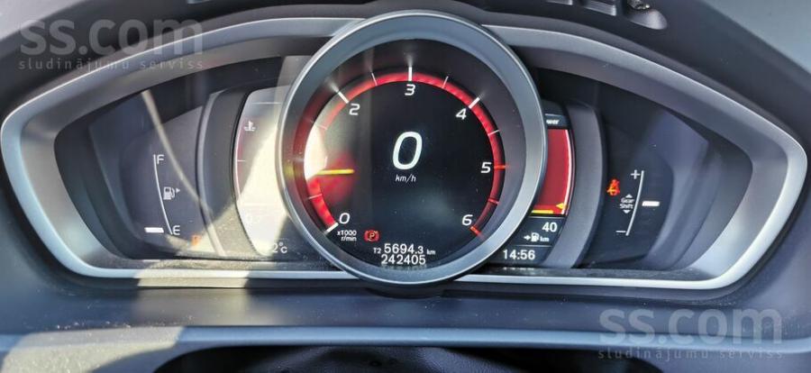Balts Volvo V40 2014 Rīga, ar dzinēja tilpumu 2.00 L un nobraukumu 0 tūkst. km par 6990 €, foto 27 vietnē AUTOMOTO.COM.LV