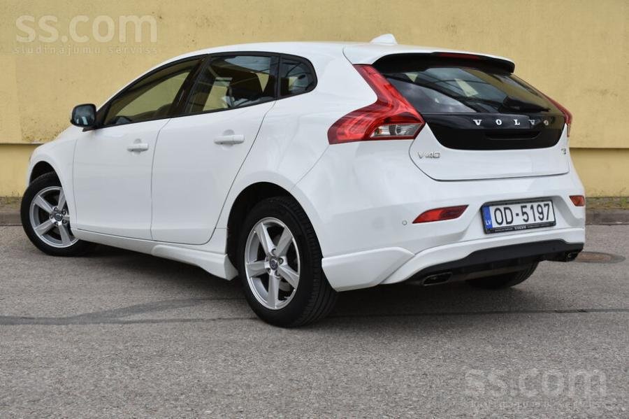 Balts Volvo V40 2014 Talsi, ar dzinēja tilpumu 1.60 L un nobraukumu 108 tūkst. km par 8800 €, foto 2 vietnē AUTOMOTO.COM.LV