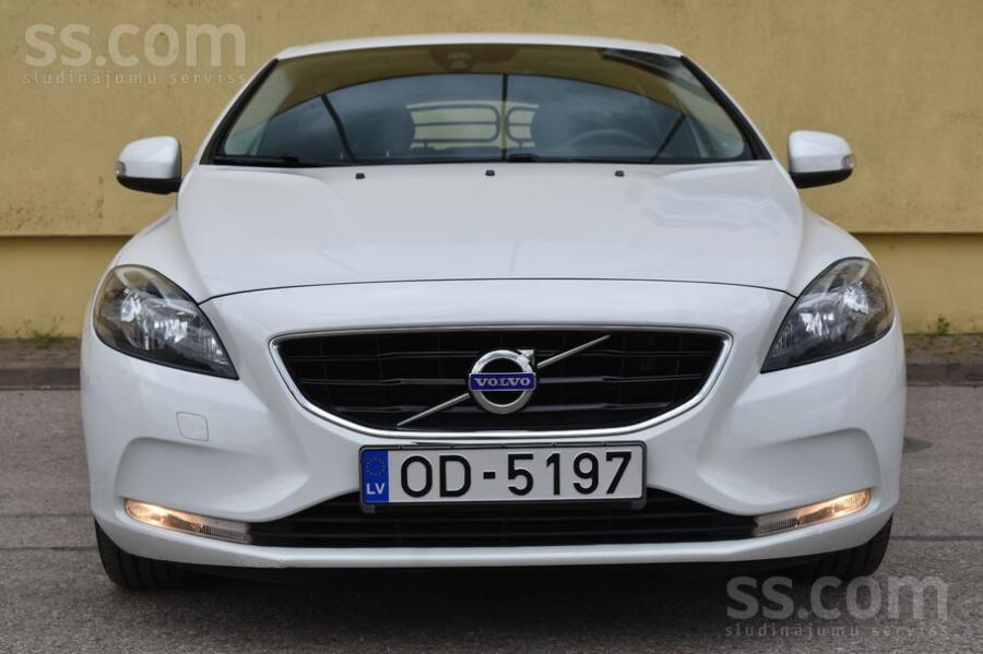 Balts Volvo V40 2014 Talsi, ar dzinēja tilpumu 1.60 L un nobraukumu 108 tūkst. km par 8800 €, foto 3 vietnē AUTOMOTO.COM.LV