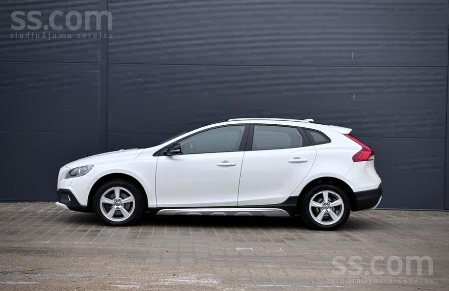 Balts Volvo V40 2014 Rīga, ar dzinēja tilpumu 1.60 L un nobraukumu 260 tūkst. km par 10495 €, foto 2 vietnē AUTOMOTO.COM.LV