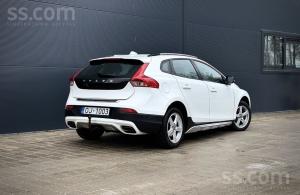 Balts Volvo V40 2014 Rīga, ar dzinēja tilpumu 1.60 L un nobraukumu 260 tūkst. km par 10495 €, foto 6 vietnē AUTOMOTO.COM.LV
