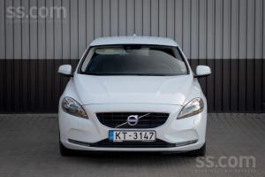 White Volvo V40 2014 in Talsi, with an engine capacity of 2.00 L and mileage of 163 thousand km for 7250 €, photo 3 on AUTOMOTO.COM.LV