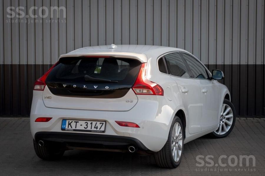 White Volvo V40 2014 in Talsi, with an engine capacity of 2.00 L and mileage of 163 thousand km for 7250 €, photo 8 on AUTOMOTO.COM.LV