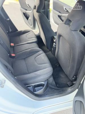 White Volvo V40 2014 in Kaunas, with an engine capacity of 1.60 L and mileage of 280 thousand km for 4800 €, photo 19 on AUTOMOTO.COM.LV