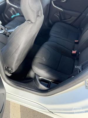 White Volvo V40 2014 in Kaunas, with an engine capacity of 1.60 L and mileage of 280 thousand km for 4800 €, photo 20 on AUTOMOTO.COM.LV