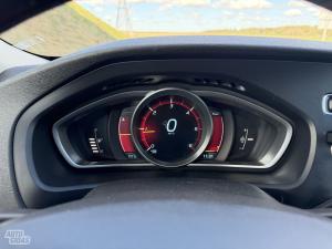 White Volvo V40 2014 in Kaunas, with an engine capacity of 1.60 L and mileage of 280 thousand km for 4800 €, photo 23 on AUTOMOTO.COM.LV