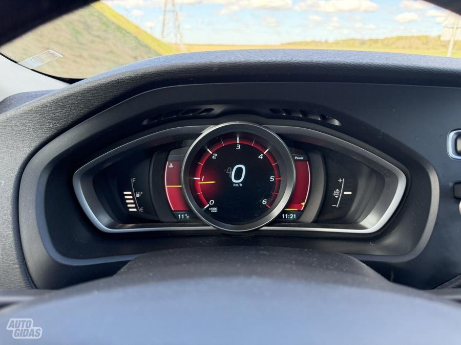 White Volvo V40 2014 in Kaunas, with an engine capacity of 1.60 L and mileage of 280 thousand km for 4800 €, photo 23 on AUTOMOTO.COM.LV