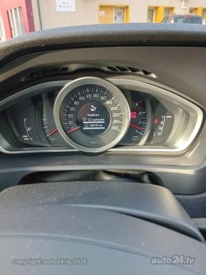 Белый Вольво В40 2014 в Таллин, объемом двигателя 1.60 л и пробегом 326 тыс. км за 6250 €, фото 10 на AUTOMOTO.COM.LV
