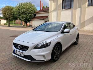 White Volvo V40 2014 in Bauska, with an engine capacity of 2.00 L and mileage of 380 thousand km for 5400 €, photo  on AUTOMOTO.COM.LV