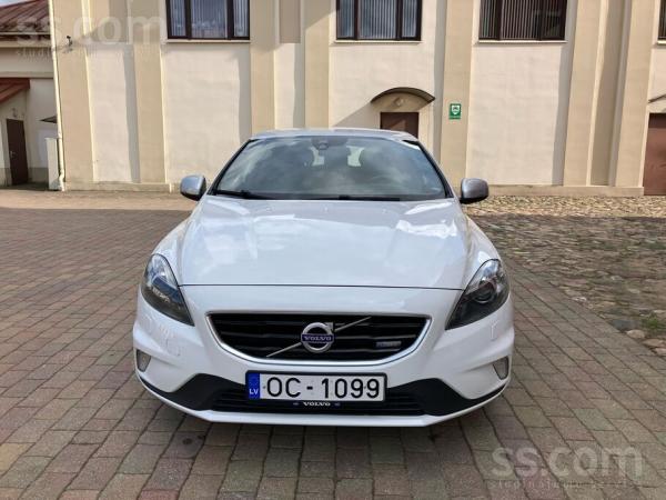 Balts Volvo V40 2014 Bauska, ar dzinēja tilpumu 2.00 L un nobraukumu 380 tūkst. km par 5400 €, foto 2 vietnē AUTOMOTO.COM.LV