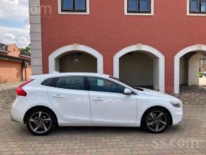 Balts Volvo V40 2014 Bauska, ar dzinēja tilpumu 2.00 L un nobraukumu 380 tūkst. km par 5400 €, foto 5 vietnē AUTOMOTO.COM.LV