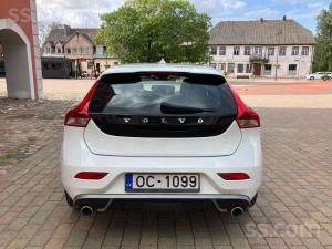 Balts Volvo V40 2014 Bauska, ar dzinēja tilpumu 2.00 L un nobraukumu 380 tūkst. km par 5400 €, foto 6 vietnē AUTOMOTO.COM.LV