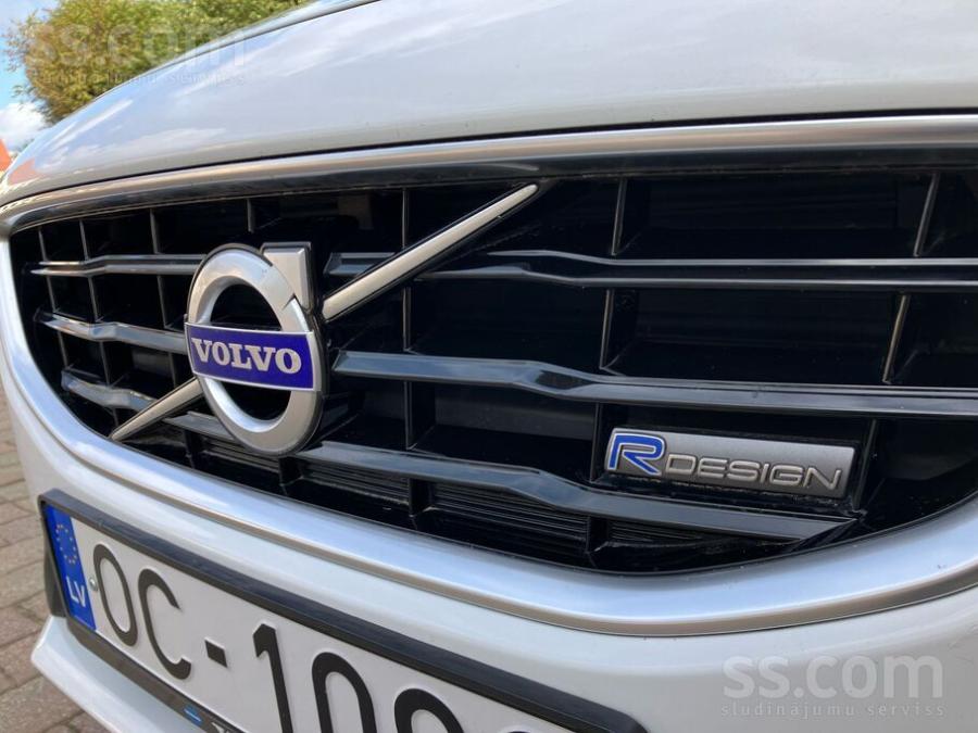 Balts Volvo V40 2014 Bauska, ar dzinēja tilpumu 2.00 L un nobraukumu 380 tūkst. km par 5400 €, foto 10 vietnē AUTOMOTO.COM.LV