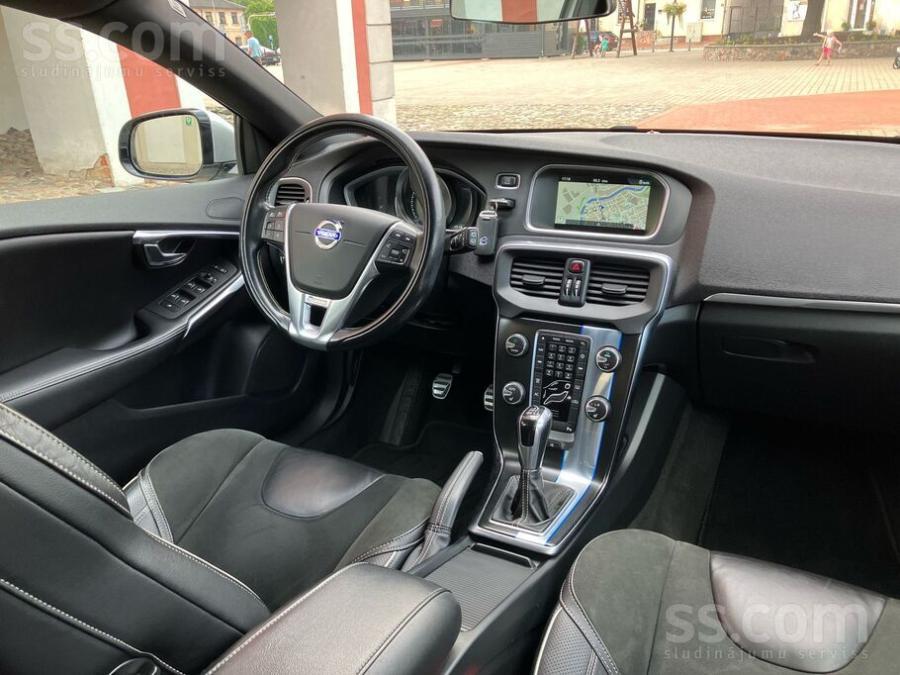 Balts Volvo V40 2014 Bauska, ar dzinēja tilpumu 2.00 L un nobraukumu 380 tūkst. km par 5400 €, foto 12 vietnē AUTOMOTO.COM.LV