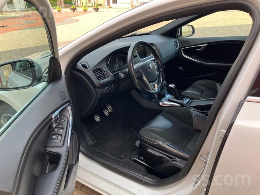 Balts Volvo V40 2014 Bauska, ar dzinēja tilpumu 2.00 L un nobraukumu 380 tūkst. km par 5400 €, foto 14 vietnē AUTOMOTO.COM.LV