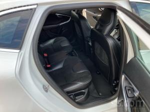 Balts Volvo V40 2014 Bauska, ar dzinēja tilpumu 2.00 L un nobraukumu 380 tūkst. km par 5400 €, foto 17 vietnē AUTOMOTO.COM.LV