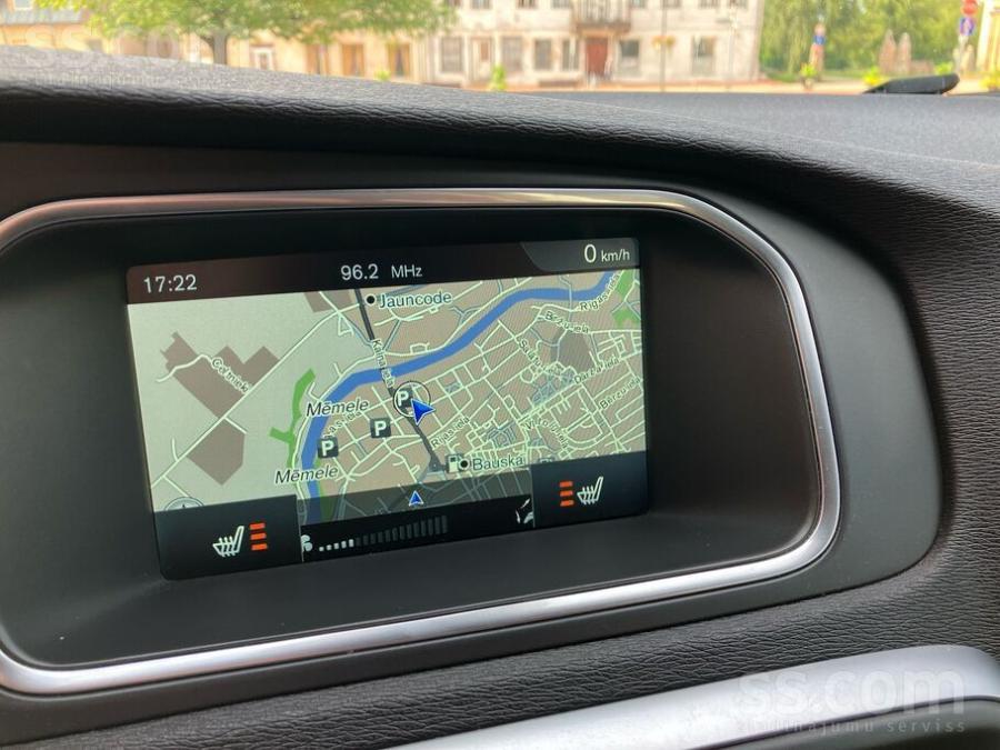 Balts Volvo V40 2014 Bauska, ar dzinēja tilpumu 2.00 L un nobraukumu 380 tūkst. km par 5400 €, foto 18 vietnē AUTOMOTO.COM.LV