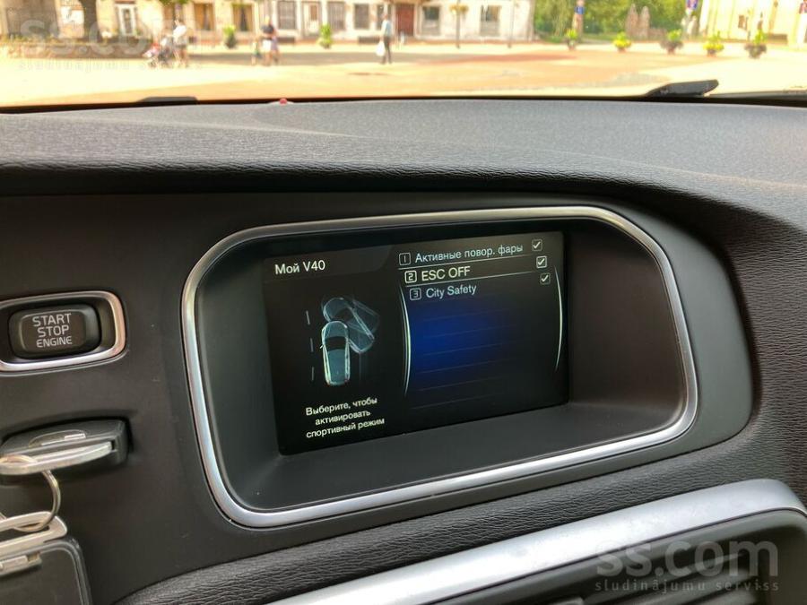 Balts Volvo V40 2014 Bauska, ar dzinēja tilpumu 2.00 L un nobraukumu 380 tūkst. km par 5400 €, foto 20 vietnē AUTOMOTO.COM.LV