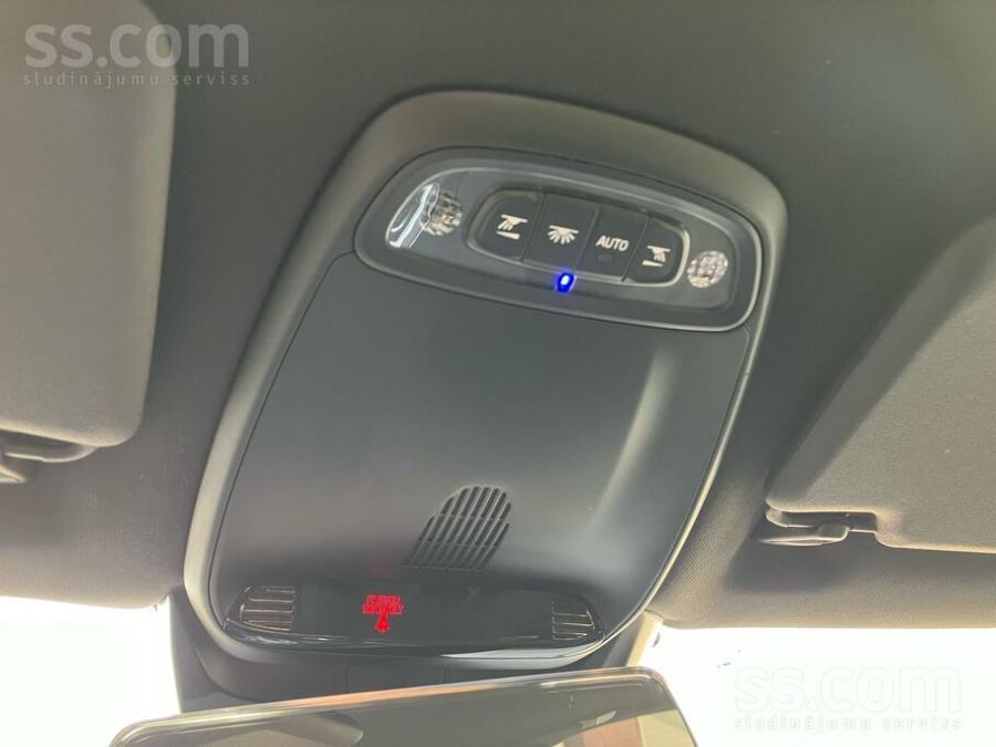 Balts Volvo V40 2014 Bauska, ar dzinēja tilpumu 2.00 L un nobraukumu 380 tūkst. km par 5400 €, foto 25 vietnē AUTOMOTO.COM.LV