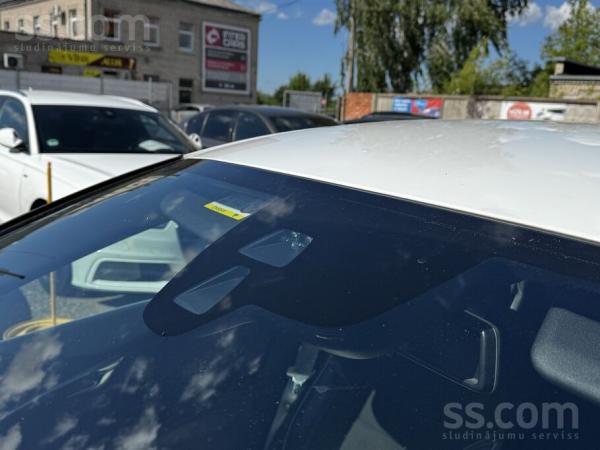 Balts Volvo V40 2014 Daugavpils, ar dzinēja tilpumu 2.00 L un nobraukumu 0 tūkst. km par 6390 €, foto 9 vietnē AUTOMOTO.COM.LV