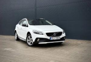 Balts Volvo V40 2014 Rīga, ar dzinēja tilpumu 1.60 L un nobraukumu 260 tūkst. km par 9895 €, foto 5 vietnē AUTOMOTO.COM.LV