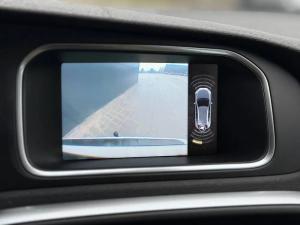 Balts Volvo V40 2014 Rīga, ar dzinēja tilpumu 1.60 L un nobraukumu 260 tūkst. km par 9895 €, foto 19 vietnē AUTOMOTO.COM.LV