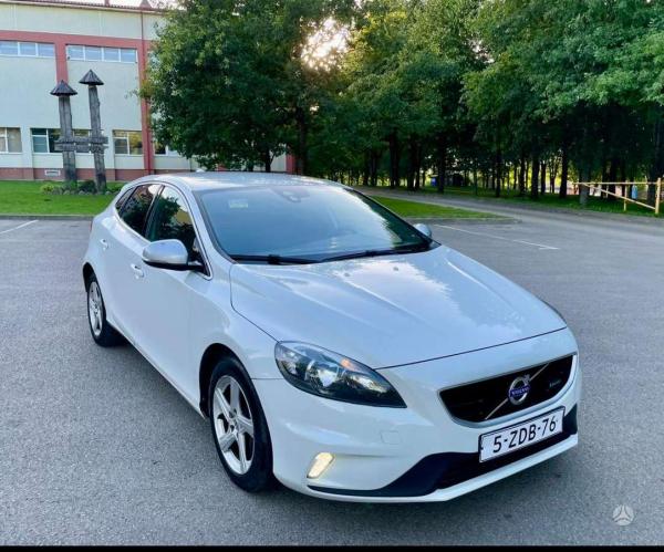 Balts Volvo V40 2014 Šilalė, ar dzinēja tilpumu 1.97 L un nobraukumu 340 tūkst. km par 5800 €, foto 2 vietnē AUTOMOTO.COM.LV