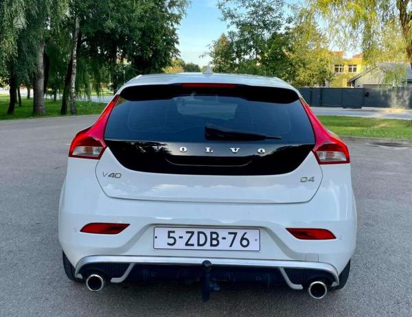 Balts Volvo V40 2014 Šilalė, ar dzinēja tilpumu 1.97 L un nobraukumu 340 tūkst. km par 5800 €, foto 7 vietnē AUTOMOTO.COM.LV