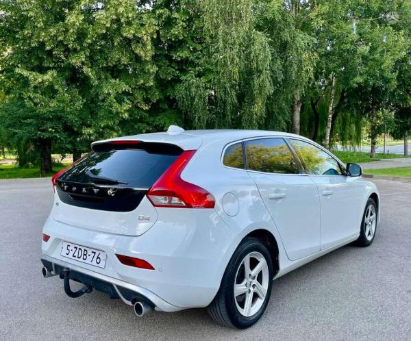 Balts Volvo V40 2014 Šilalė, ar dzinēja tilpumu 1.97 L un nobraukumu 340 tūkst. km par 5800 €, foto 8 vietnē AUTOMOTO.COM.LV