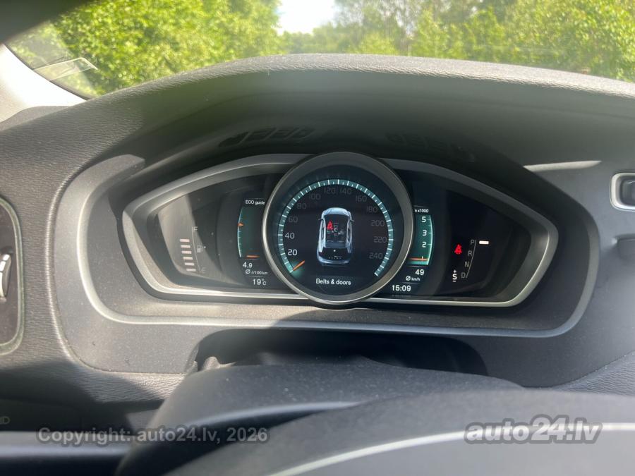 Balts Volvo V40 2014 Tallina, ar dzinēja tilpumu 1.60 L un nobraukumu 239 tūkst. km par 5800 €, foto 7 vietnē AUTOMOTO.COM.LV