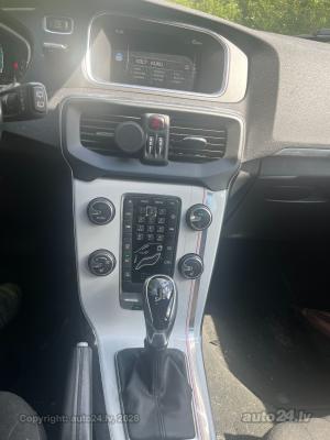 Balts Volvo V40 2014 Tallina, ar dzinēja tilpumu 1.60 L un nobraukumu 239 tūkst. km par 5800 €, foto 8 vietnē AUTOMOTO.COM.LV