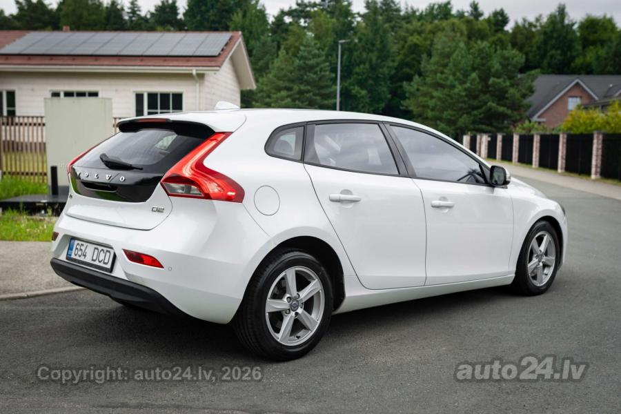 Balts Volvo V40 2014 Tallina, ar dzinēja tilpumu 1.60 L un nobraukumu 239 tūkst. km par 5500 €, foto 5 vietnē AUTOMOTO.COM.LV