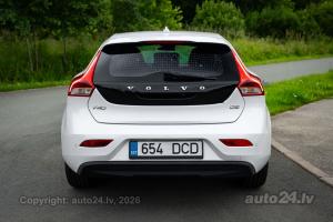 Balts Volvo V40 2014 Tallina, ar dzinēja tilpumu 1.60 L un nobraukumu 239 tūkst. km par 5500 €, foto 8 vietnē AUTOMOTO.COM.LV