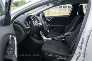 Balts Volvo V40 2014 Tallina, ar dzinēja tilpumu 1.60 L un nobraukumu 239 tūkst. km par 5500 €, foto 13 vietnē AUTOMOTO.COM.LV