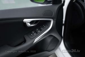 Balts Volvo V40 2014 Tallina, ar dzinēja tilpumu 1.60 L un nobraukumu 239 tūkst. km par 5500 €, foto 15 vietnē AUTOMOTO.COM.LV