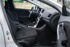 Balts Volvo V40 2014 Tallina, ar dzinēja tilpumu 1.60 L un nobraukumu 239 tūkst. km par 5500 €, foto 17 vietnē AUTOMOTO.COM.LV