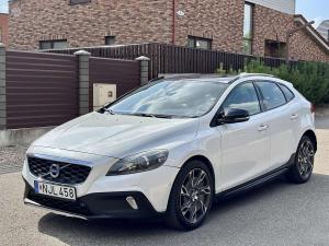 Balts Volvo V40 2014 Viļņa, ar dzinēja tilpumu 1.56 L un nobraukumu 354 tūkst. km par 5200 €, foto  vietnē AUTOMOTO.COM.LV