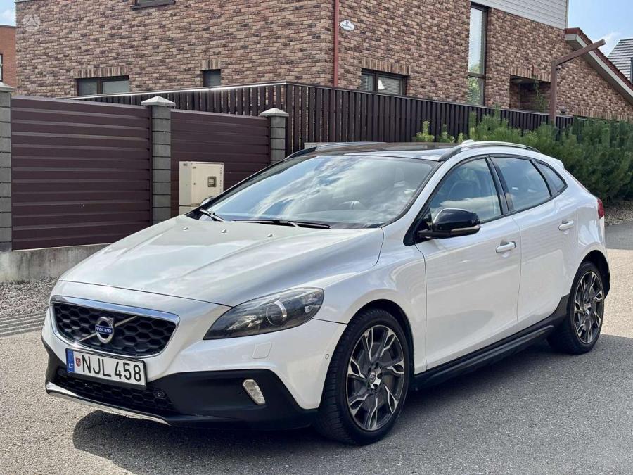 Balts Volvo V40 2014 Viļņa, ar dzinēja tilpumu 1.56 L un nobraukumu 354 tūkst. km par 5200 €, foto 1 vietnē AUTOMOTO.COM.LV