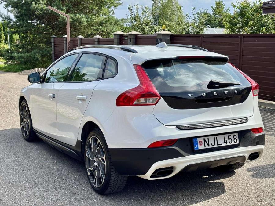 Balts Volvo V40 2014 Viļņa, ar dzinēja tilpumu 1.56 L un nobraukumu 354 tūkst. km par 5200 €, foto 3 vietnē AUTOMOTO.COM.LV