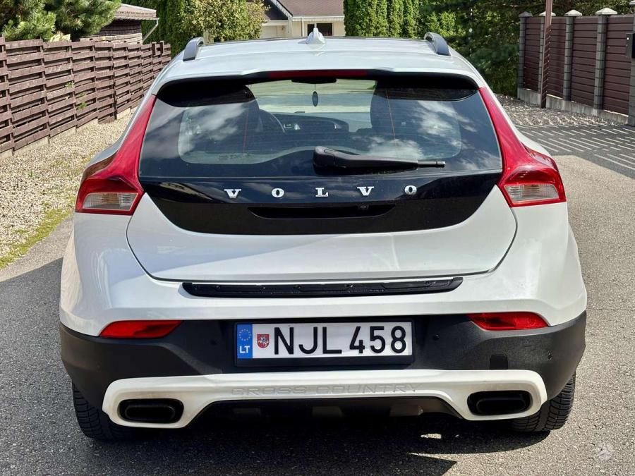 Balts Volvo V40 2014 Viļņa, ar dzinēja tilpumu 1.56 L un nobraukumu 354 tūkst. km par 5200 €, foto 4 vietnē AUTOMOTO.COM.LV