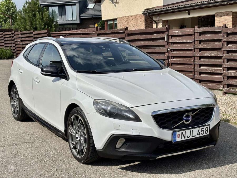 Balts Volvo V40 2014 Viļņa, ar dzinēja tilpumu 1.56 L un nobraukumu 354 tūkst. km par 5200 €, foto 6 vietnē AUTOMOTO.COM.LV
