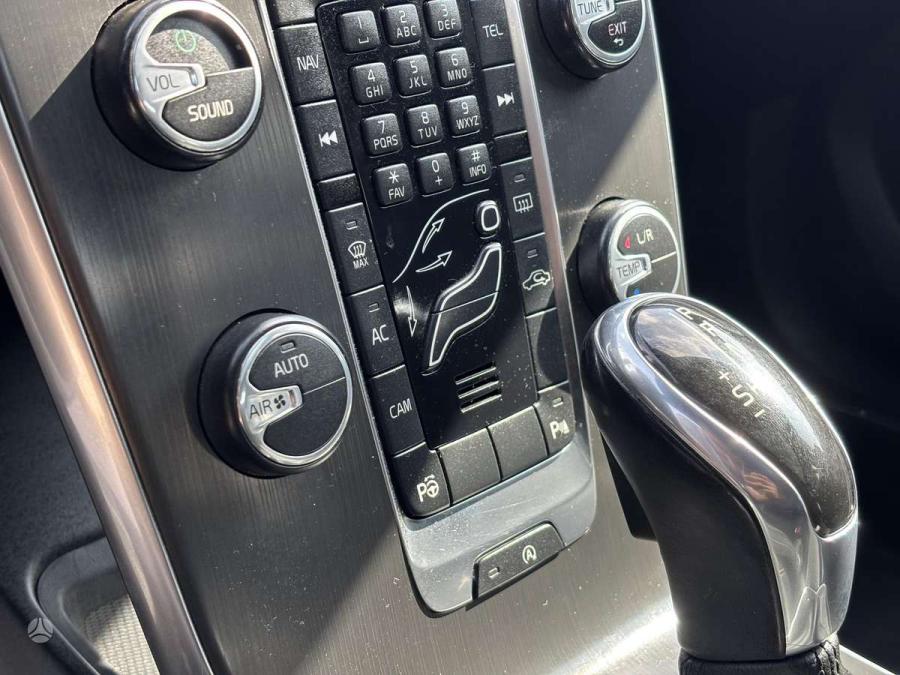 Balts Volvo V40 2014 Viļņa, ar dzinēja tilpumu 1.56 L un nobraukumu 354 tūkst. km par 5200 €, foto 11 vietnē AUTOMOTO.COM.LV