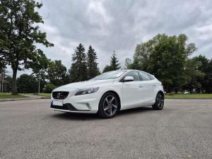 White Volvo V40 2014 in Raseiniai, with an engine capacity of 2.00 L and mileage of 217 thousand km for 7700 €, photo 7 on AUTOMOTO.COM.LV