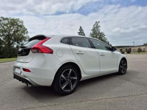 White Volvo V40 2014 in Raseiniai, with an engine capacity of 2.00 L and mileage of 217 thousand km for 7700 €, photo 15 on AUTOMOTO.COM.LV