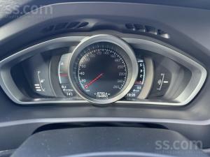 White Volvo V40 2014 in Riga, with an engine capacity of 2.00 L and mileage of 194 thousand km for 5500 €, photo 14 on AUTOMOTO.COM.LV