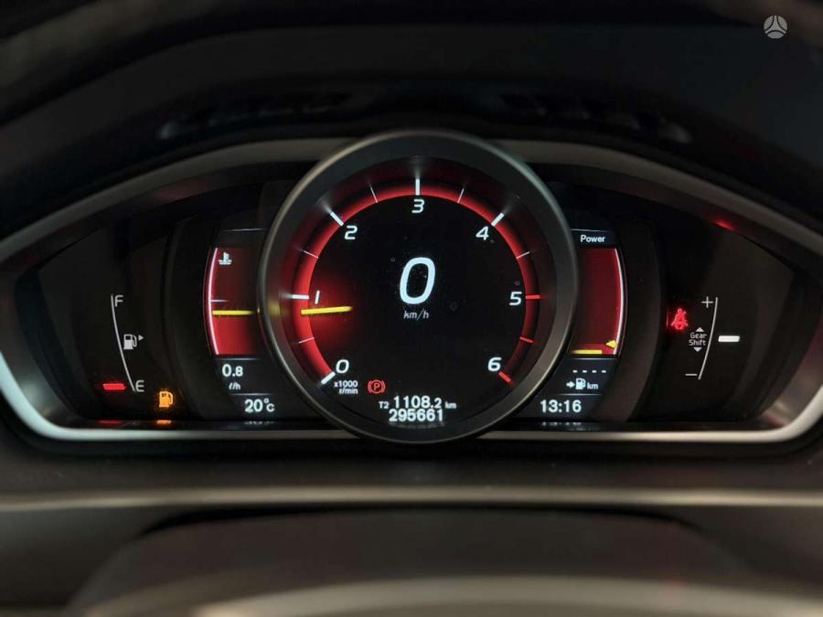 Белый Вольво В40 2014 в Клайпеда, объемом двигателя 1.97 л и пробегом 295 тыс. км за 7500 €, фото 22 на AUTOMOTO.COM.LV