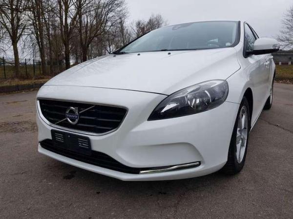 Balts Volvo V40 2014 Viļņa, ar dzinēja tilpumu 1.60 L un nobraukumu 224 tūkst. km par 4500 €, foto 1 vietnē AUTOMOTO.COM.LV
